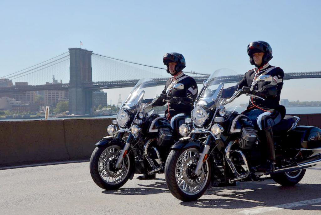Columbus Day, anche i motociclisti Corazzieri sfilano a New York ...