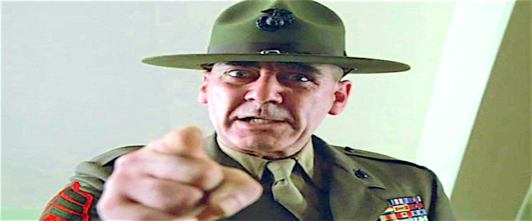 Morto Lee Ermey, il roccioso sergente Hartman del film Full Metal ...
