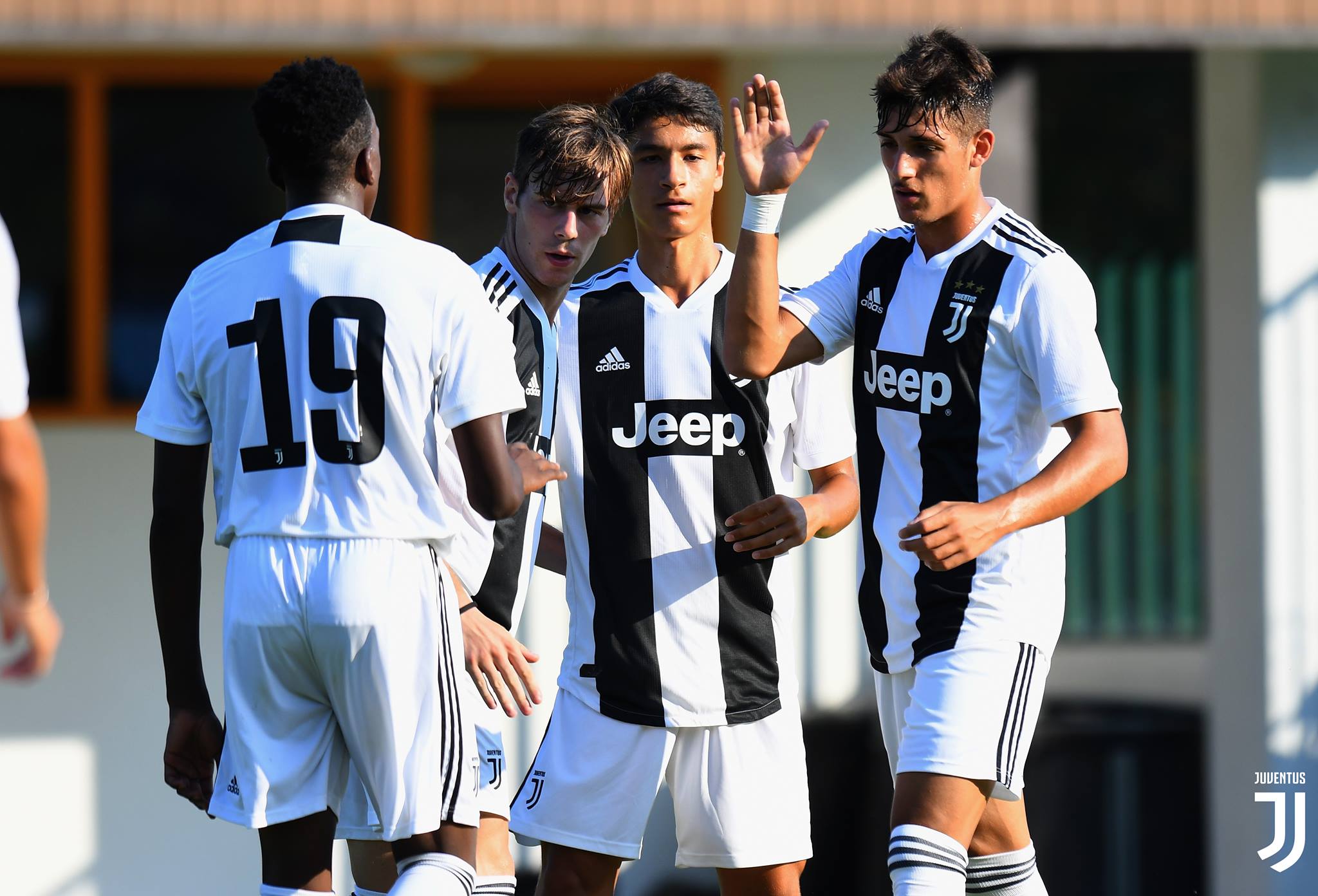 Volante Contro Auto Coinvolti 3 Calciatori Della Juventus Primavera