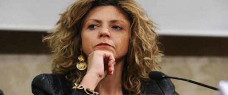 Lezzi: «Sono arrabbiatissima. La gente ci dice: vi diamo il voto e voi ...