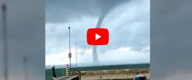 Maltempo, una violenta tromba d'aria sul Lago di Garda. Nubifragi e frane nel Comasco (video ...