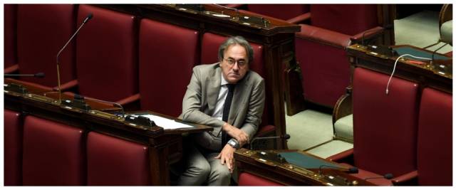 Bonelli alle comiche finali, neanche i Verdi lo tollerano più. Partono ...