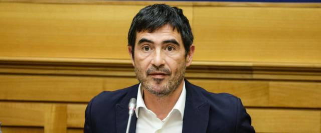 25 luglio, lo sprezzo del ridicolo del compagno Fratoianni: «Per alcuni ...