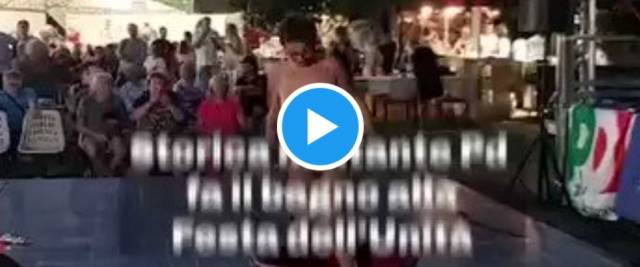 Nuda alla Festa dell'Unità: Loretta Pompili, 67 anni, difende il suo spogliarello "politico ...