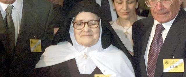 Fatima, la lettera inedita di Suor Lucia: "Amiamo i comunisti ma ...