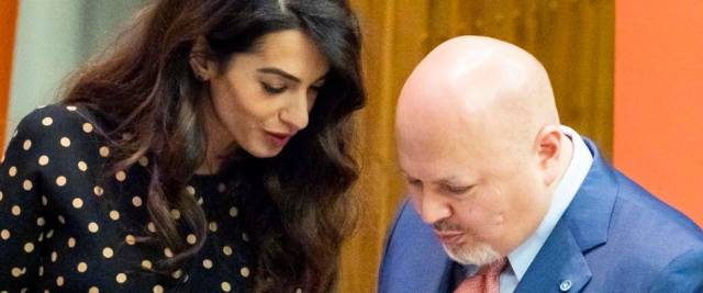 Chi è Karim Khan, il procuratore Aja che equipara Israele ad Hamas ... Chi è Karim Khan, il procuratore Aja che equipara Israele ad Hamas ...