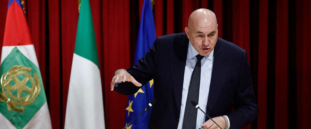 L'allarme di Crosetto: "La Russia ci mette alla prova, ma siamo già nella guerra ibrida mondiale ...