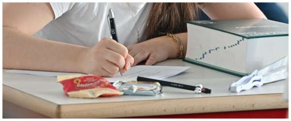 Ho corretto i temi della Maturità al serale: ecco cosa hanno scritto ...
